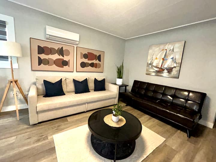 Cozy Main Living Near Downtown - Nanaimo