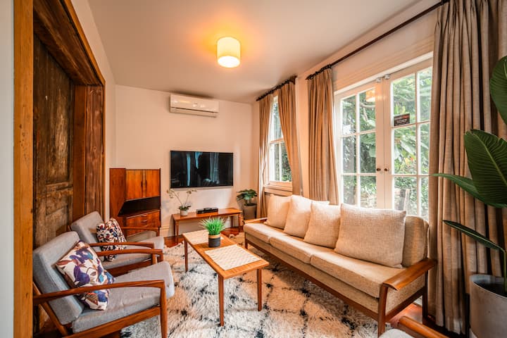 Classic Ground Floor Villa In Freeman's Bay - Auckland
