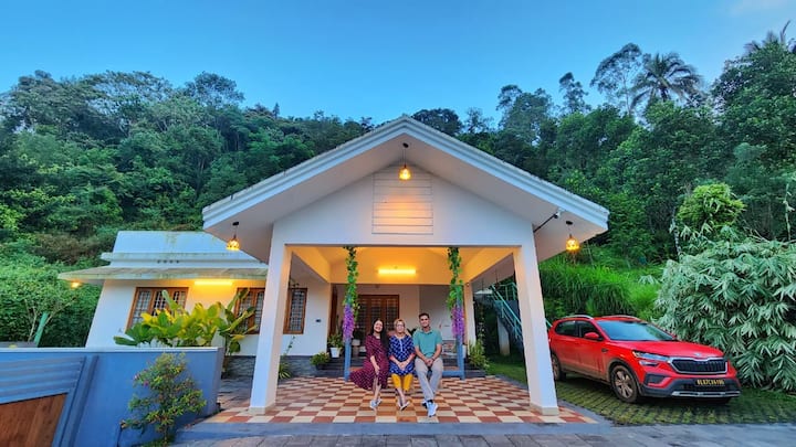 The Explorers Nest | 3bhk Ac Villa, Full Kitchen - Munnar