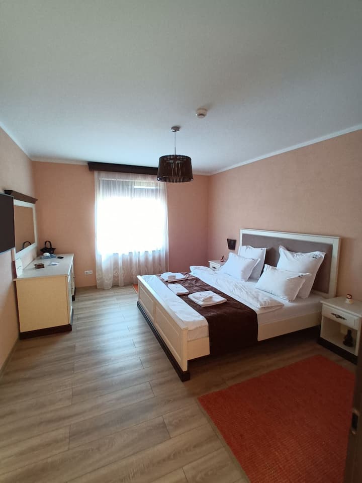 Camera Cu Pat Matrimonial - Miercurea Sibiului