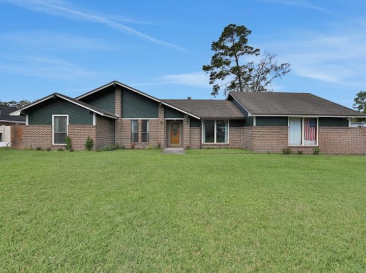 Cozy/comfortable Pool Home - Jacksonville, FL