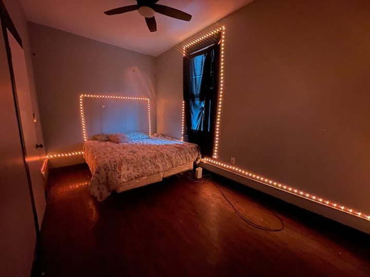 Clean Cozy Private Room - Hammond, IN
