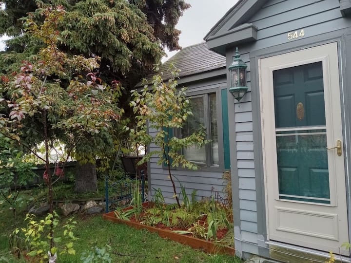 Cozy Downtown Adorable Home - Anchorage, AK
