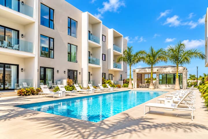 25% Off Oct 15-18 Pool, Grace Bay, Ocean View Z102 - Islas Turcas y Caicos