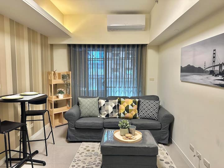 Taipei Main Station 2-bedroom Luxury Unit - Taipei City