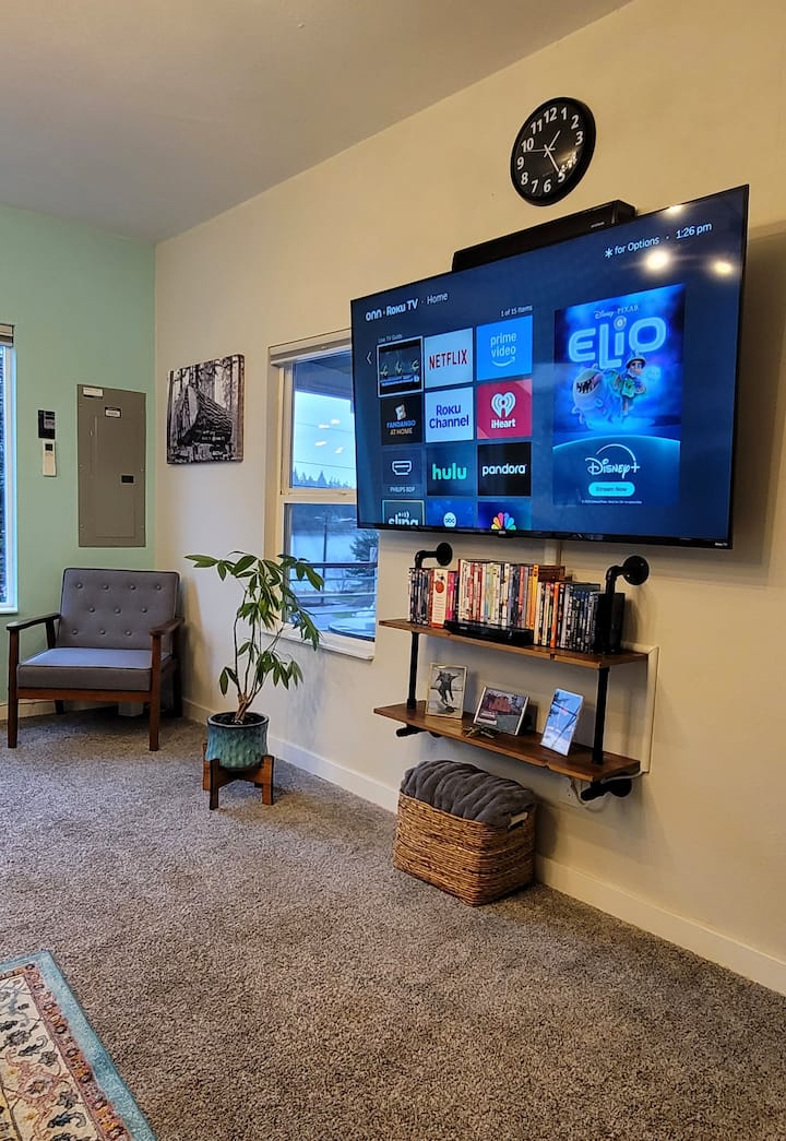 Peaceful Cottage, Salt Water Views, Dogs Welcome! - Shelton, WA