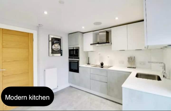 2bed Recently Renovated,modern House.train Station - St Albans