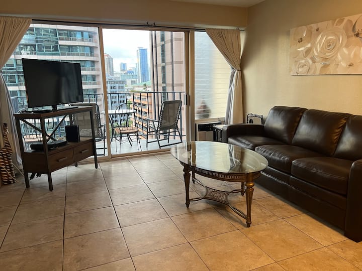 Waikiki Condo/2 Bedroom/free Parking /4beds - Kailua, HI