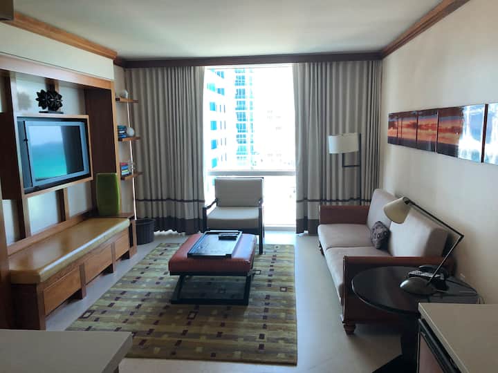 The Carillon Resort Hotel & Spa - Miami Beach, FL