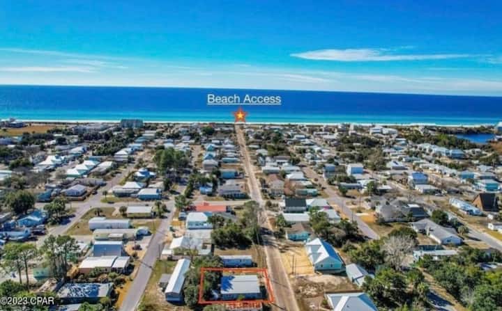 Laguna Breeze Cottage - Panama City Beach, FL