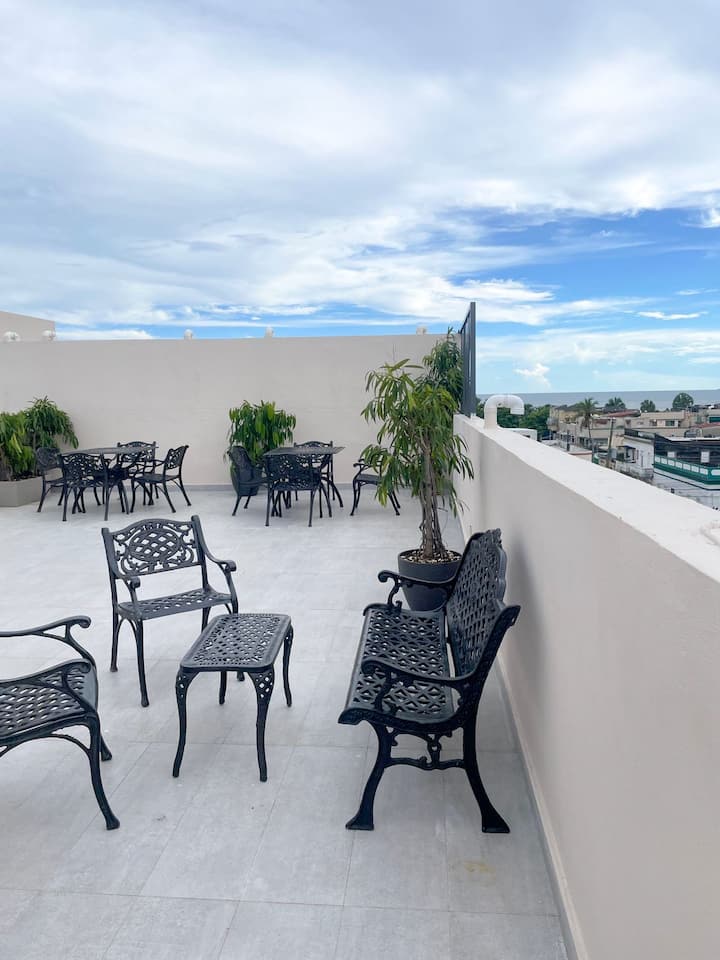 Stylish 2br W/ Balcony + Rooftop In Zona Colonial - Santo Domingo (Dominican Republic)