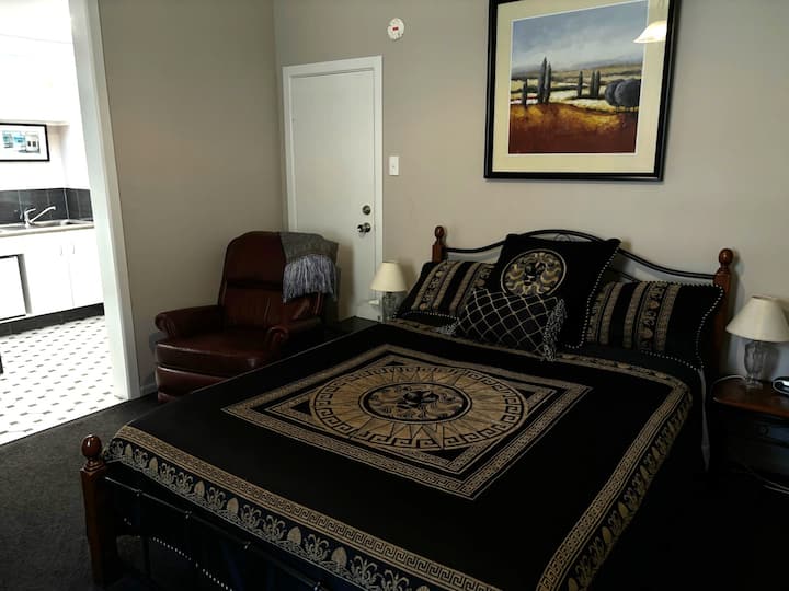 Ashfield Studio - Warwick