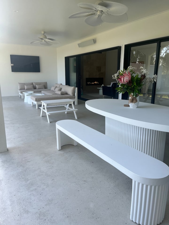 The Kennedy Manor - Coolangatta