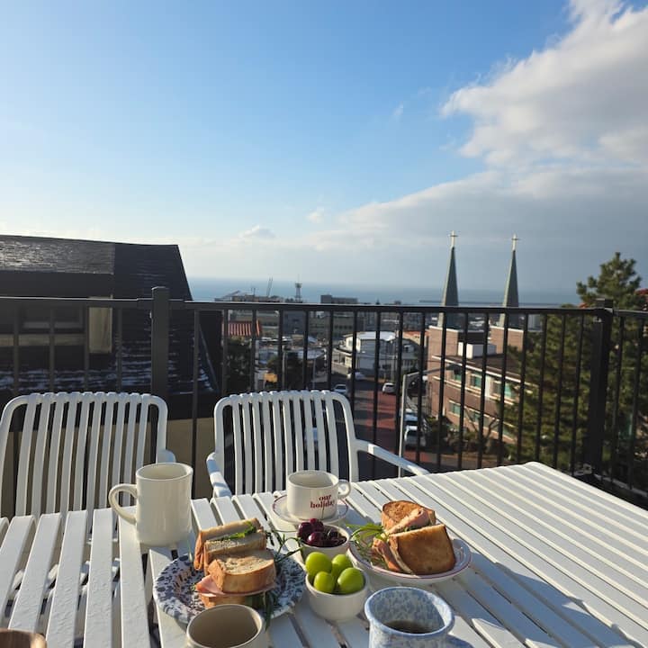 서귀포 바다뷰 테라스|서귀포감성숙소 |가족·장기숙박 | 세탁기건조기 |편의점앞 - South Korea