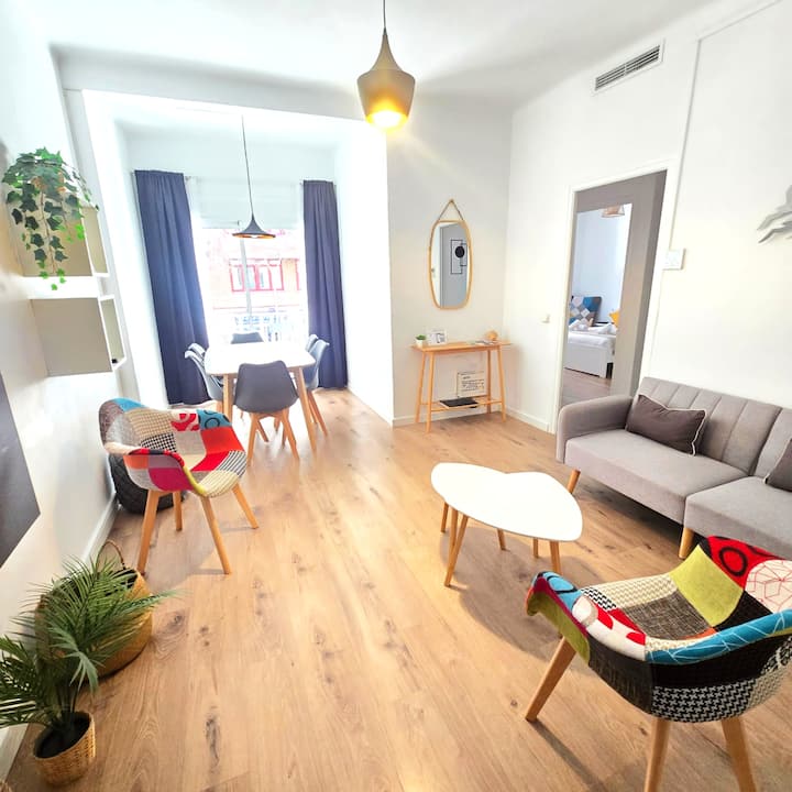 G12-4 Bedrooms Apt./ Balcony, In Sagrada Familia - Barcellona