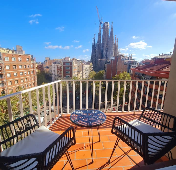 G74-apt. 4 Bedr. / Balcony. Sagrada Familia Views - Barcelone