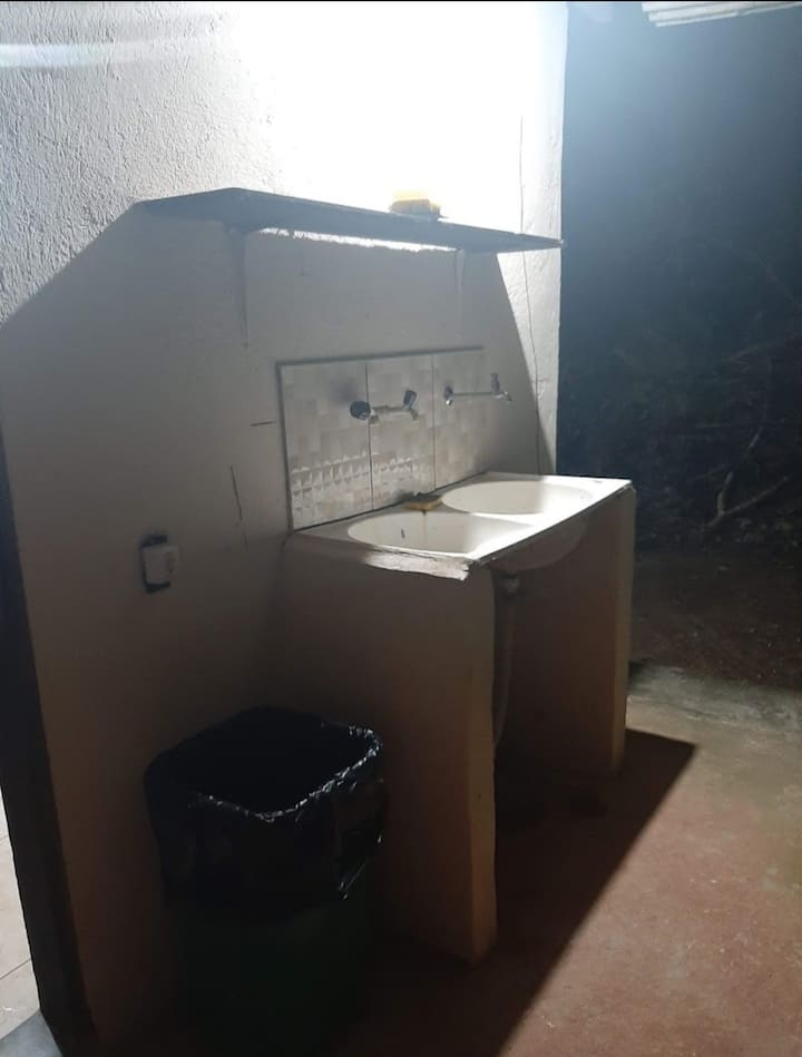 Casa Simples Mas Aconchegante - Trindade