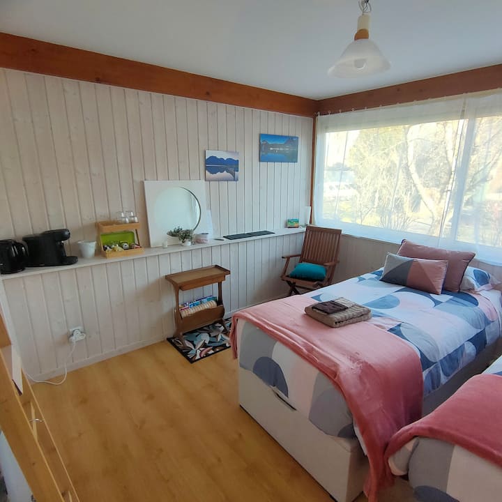 Chambre Et Salle De Bains Privées, Tout Simplement - Sévrier