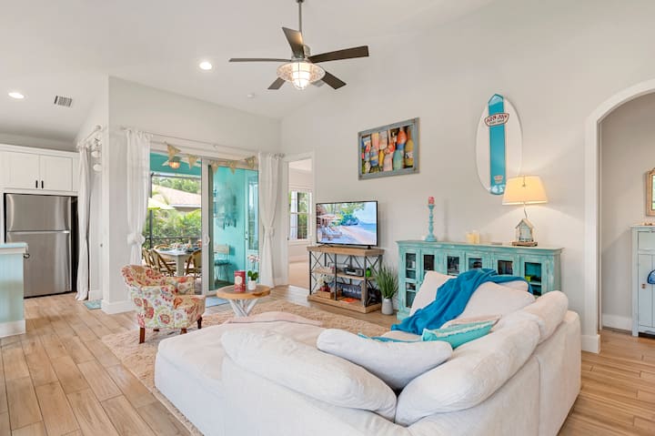 Coastal Cottage Retreat • Hot Tub • Pickleball - Naples, FL
