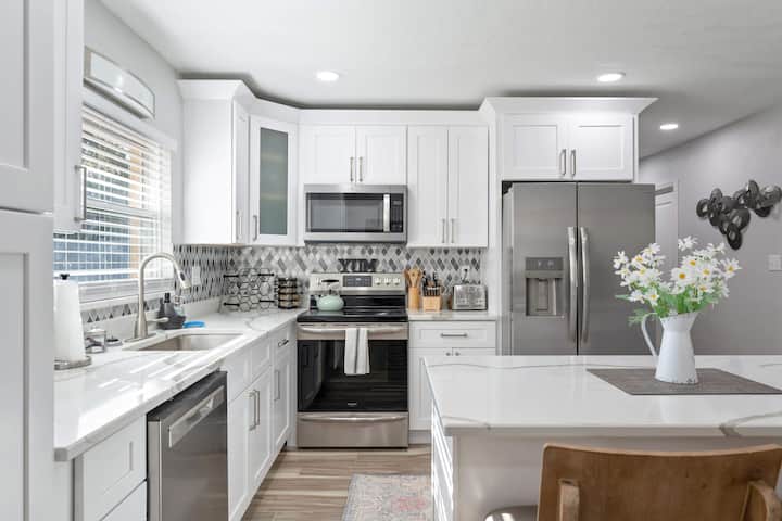 Close To Disney Large Family Home Quiet By Lake - Lakeland, FL
