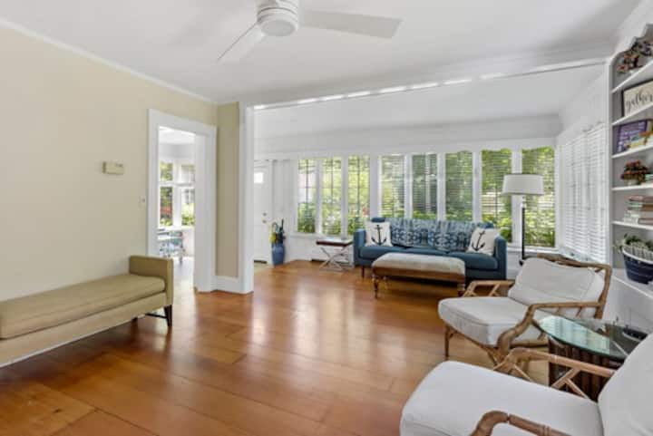 Lovely, Spacious Cottage Near Craigville Beach - Barnstable, MA