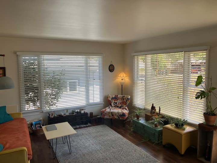 Cute 2 Bedroom, Downtown Willits - Willits, CA