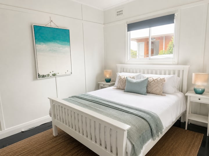 Walk To Beach & Village - Fast Wifi - Pet Friendly - Dee Why Beach, New South Wales