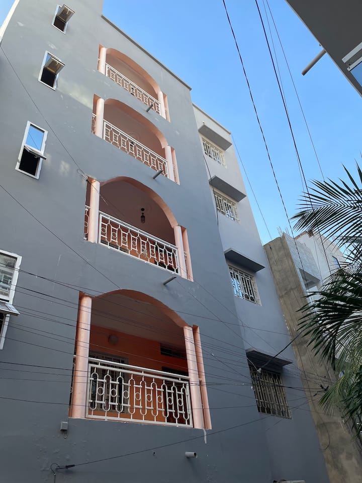 Charmant Appartement Climatisé Avec 3 Chambres - Dakar