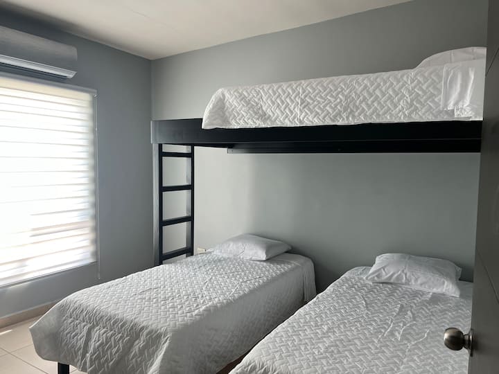 Limpia, Cómoda Y Climatizada Para 7 - Saltillo