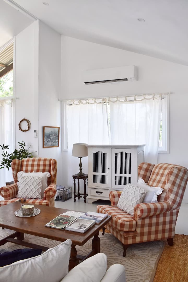 Station Road Loft - Berry
