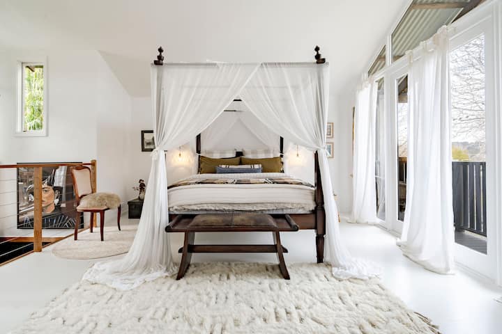 Station Road Loft - Berry