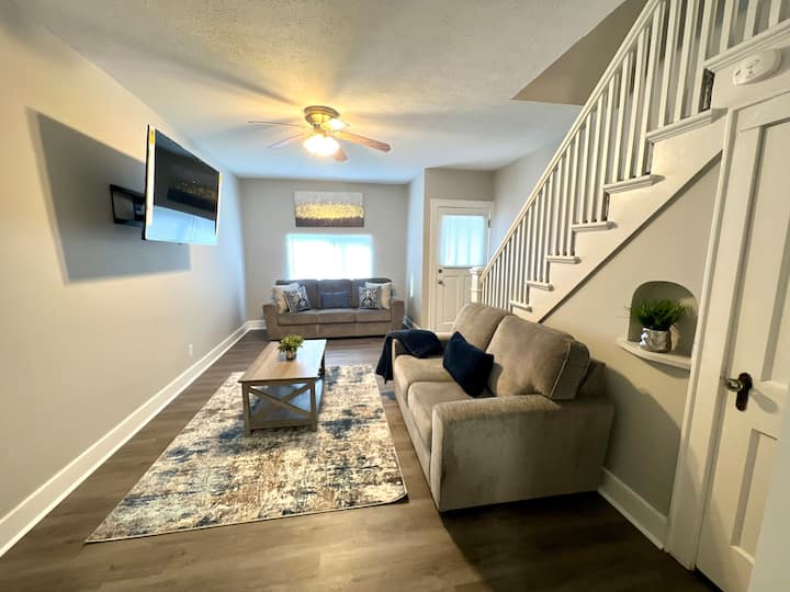 Modern 2 Bedroom Near Downtown Springfield, Il - Springfield, IL