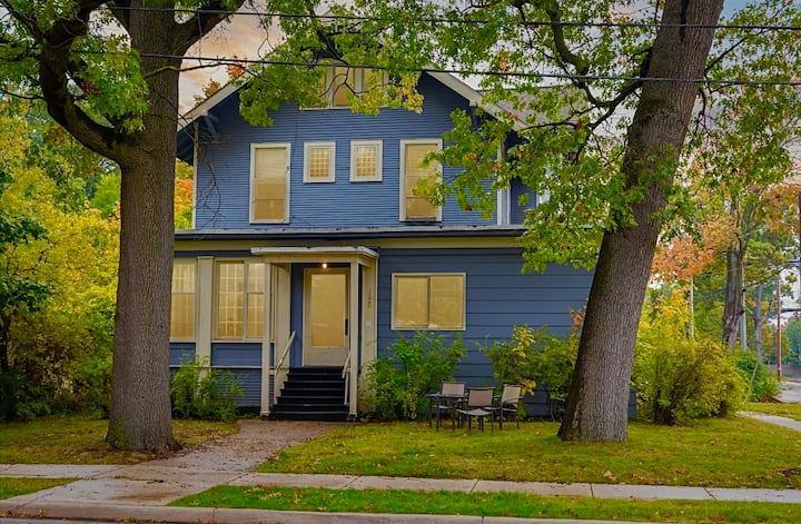 Charming, Cozy And Private! - Muskegon, MI