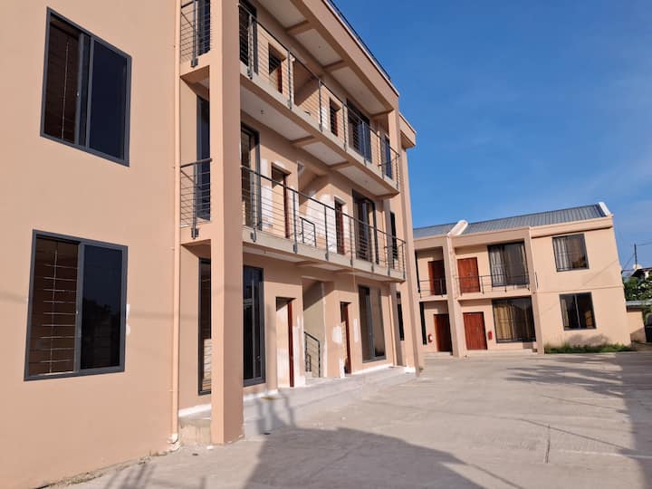 Stunning 2br In Dar: Beach, Dining, Transit Nearby - Dar es Salam