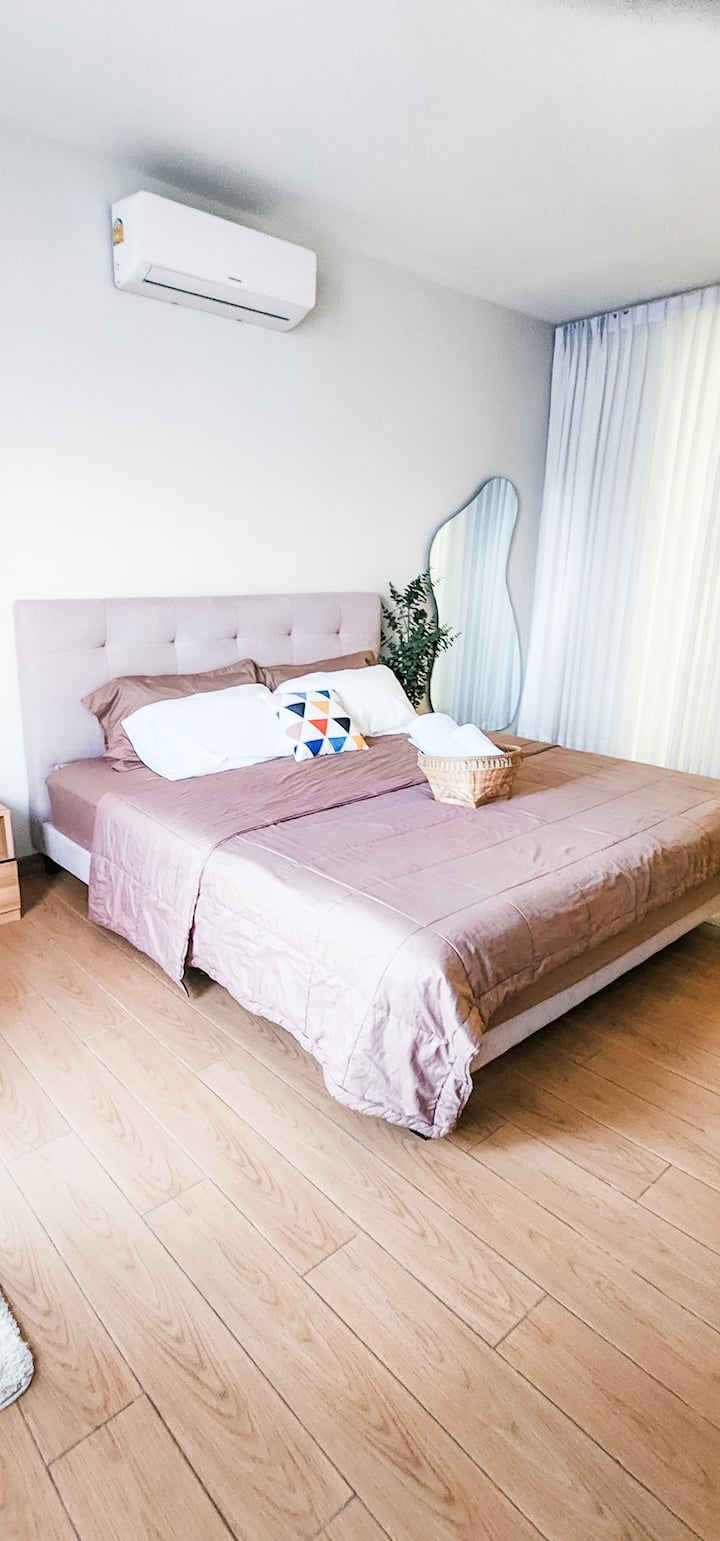 Cozy Home! Spacious 2br, In A Prime & Trendy Area! - Phnom Penh