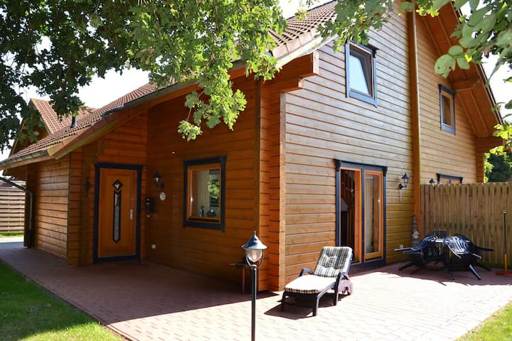 Gemütliches Holzhaus Mit Sauna - Papenburg