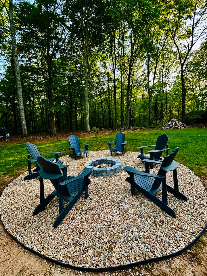 Hurley’s Hideaway | Stylish Lake Access Retreat - アンナ湖, VA