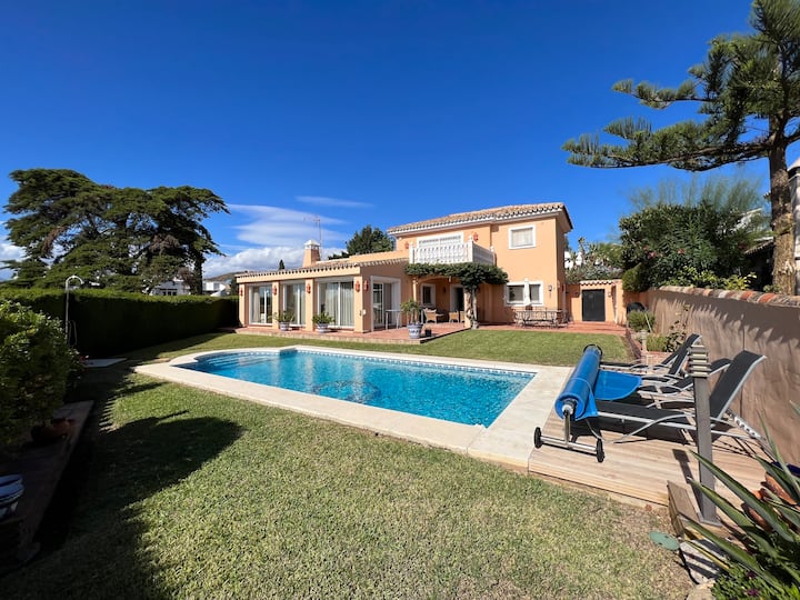 Stunning Villa In Calahonda With Private Pool - Calahonda