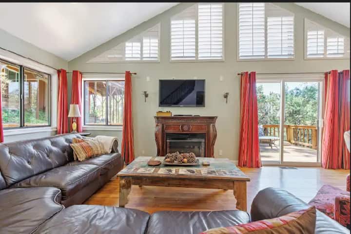 Shoreline Retreat Bass Lake View’s Marina & Slip - North Fork, CA