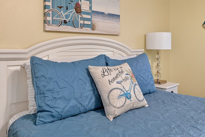 Walk To Village! Pool, Pickleball, Pet-friendly - St. Simons, GA