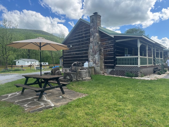 Appalachian Cabins Family Cabin #3 - Seneca Rocks, WV