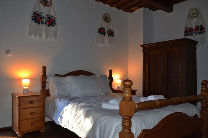 Maramures Traditional Old Wooden House - Județul Maramureș