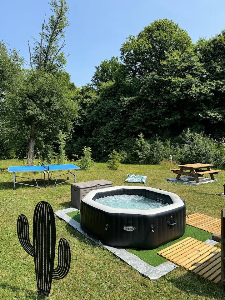 Terrain Pour Tente Et Van Avec Cabanon En Dur 15m2 - Bruz