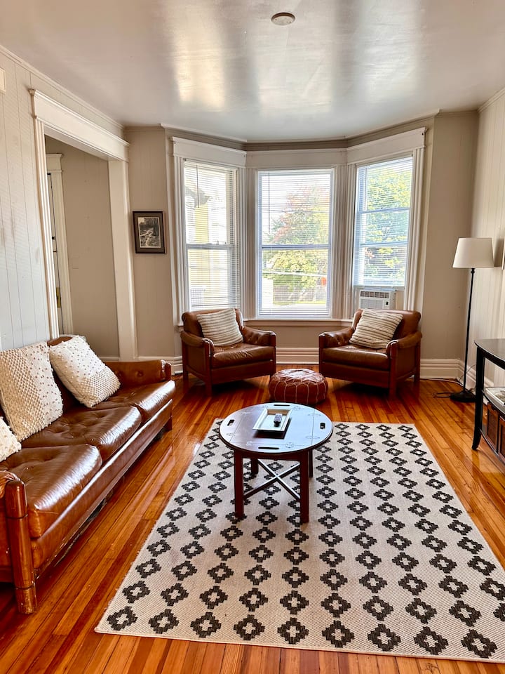 Top Floor W/off Street Parking - Albany, NY