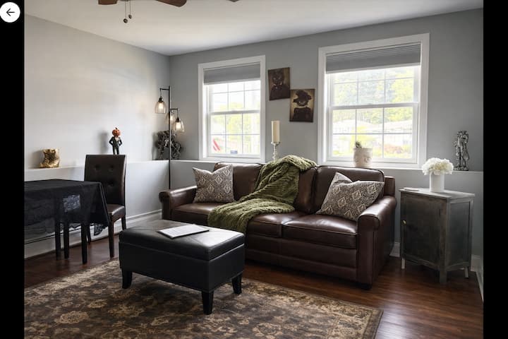 Salem Historic Walkable “Sleepy Hollow” Suite - Salem, MA