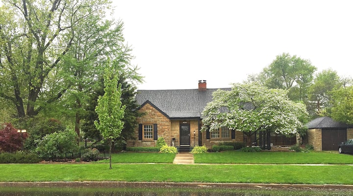 Charming 3bd 2b - Close To Campus And Downtown! - Champaign, IL