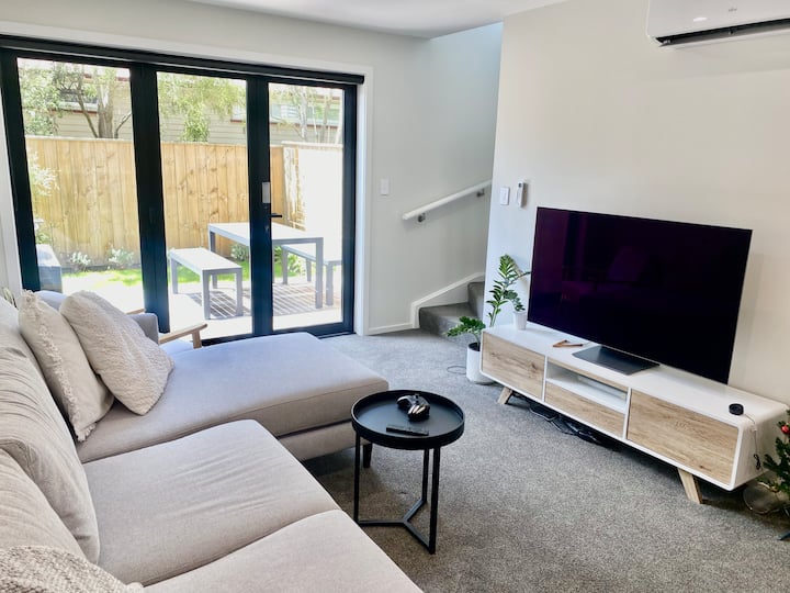 Modern Townhouse In Avalon - Lower Hutt