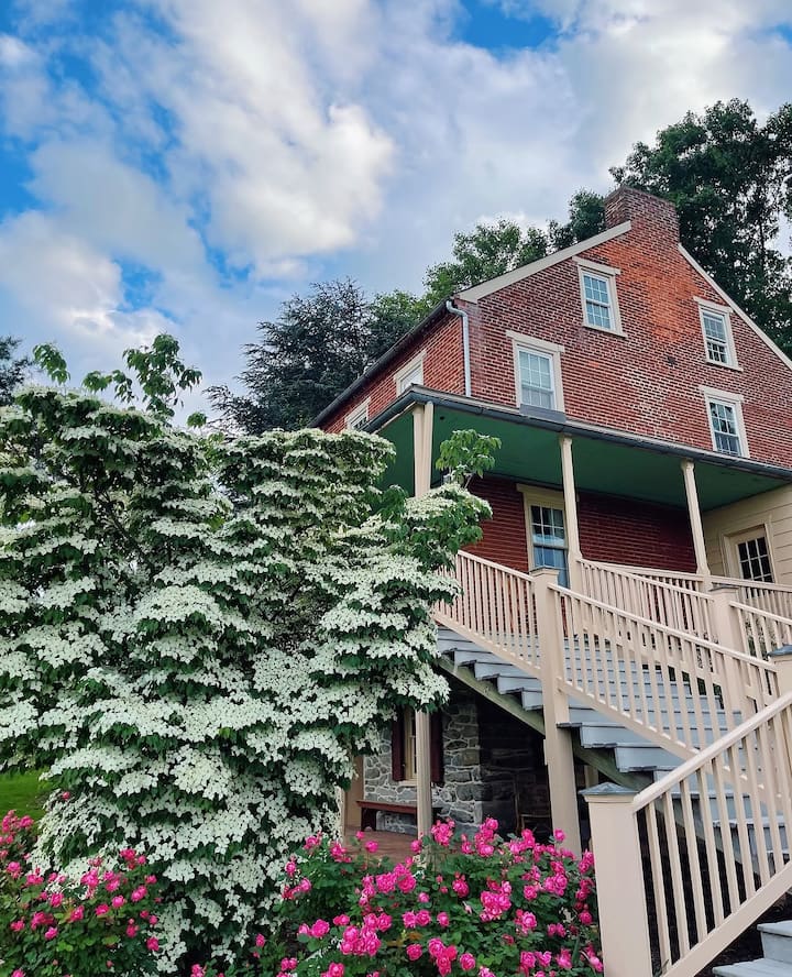 Spacious 1800s Orchard Farmhouse - Lancaster, PA