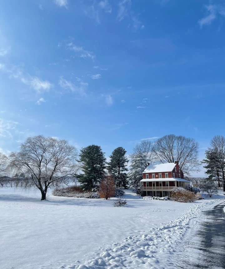 Cozy & Spacious 1800s Orchard Farmhouse - Lancaster, PA