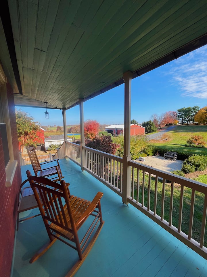Peaceful 1800s Farmhouse On Working Orchard Farm - Lancaster, PA